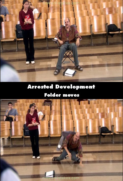 Arrested Development (2003) TV mistake picture (ID 144230)