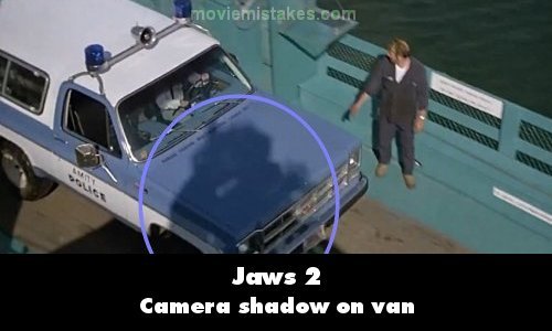 Jaws 2 (1978) movie mistake picture (ID 95082)