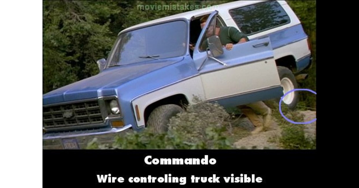 Commando (1985) movie mistake picture (ID 82868)