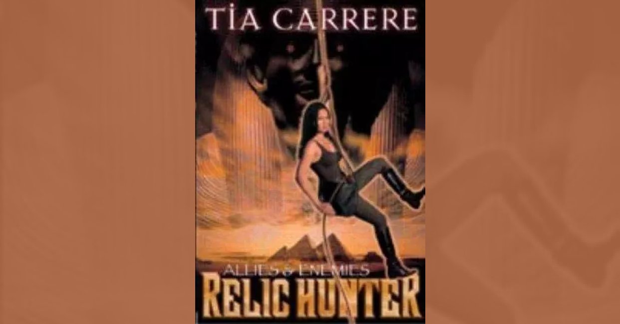 Relic Hunter (1999) mistakes